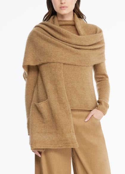 Buy your women's scarves online at Sarah Pacini