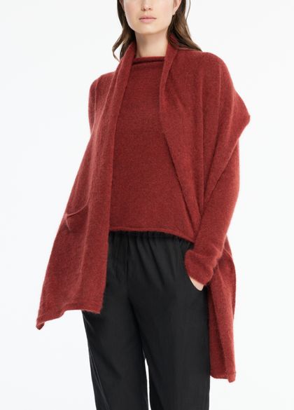 Buy your women's scarves online at Sarah Pacini