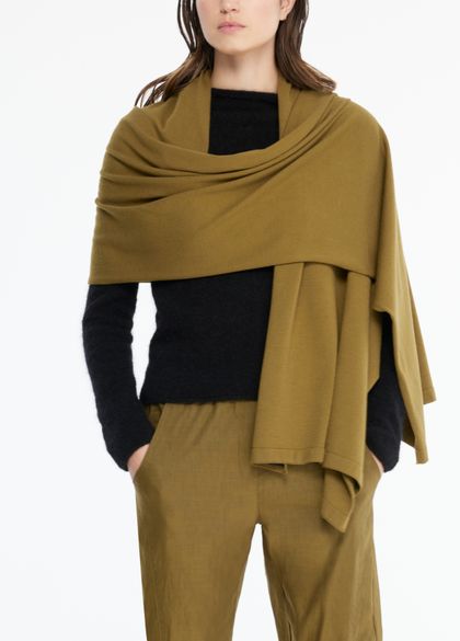 Buy your women's scarves online at Sarah Pacini