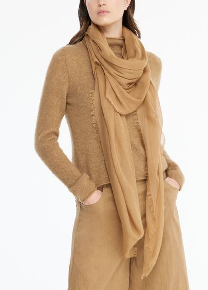 Buy your women's scarves online at Sarah Pacini