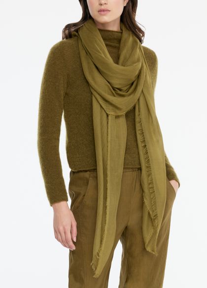 Buy your women's scarves online at Sarah Pacini