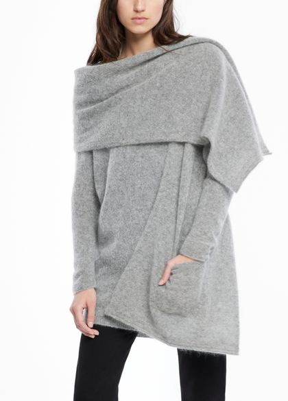 Buy your women's scarves online at Sarah Pacini