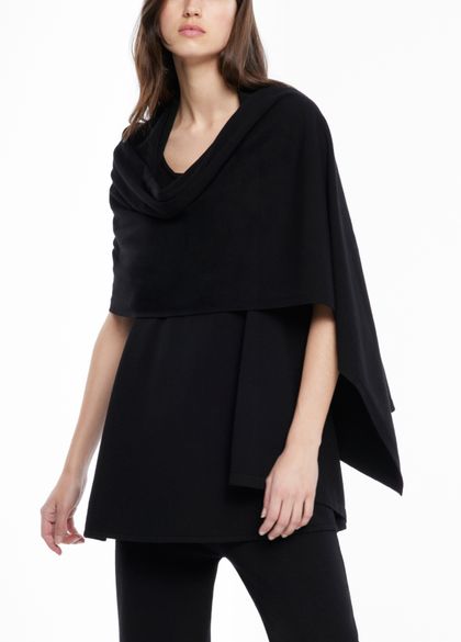 Buy your women's scarves online at Sarah Pacini